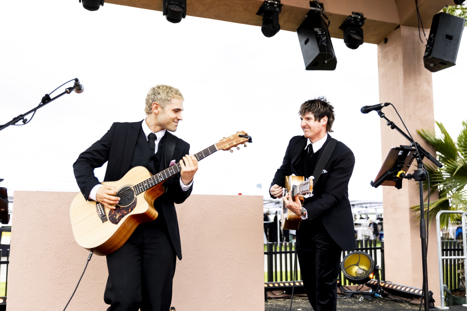 Acoustic Performers & Singers | Top Dog Entertainment