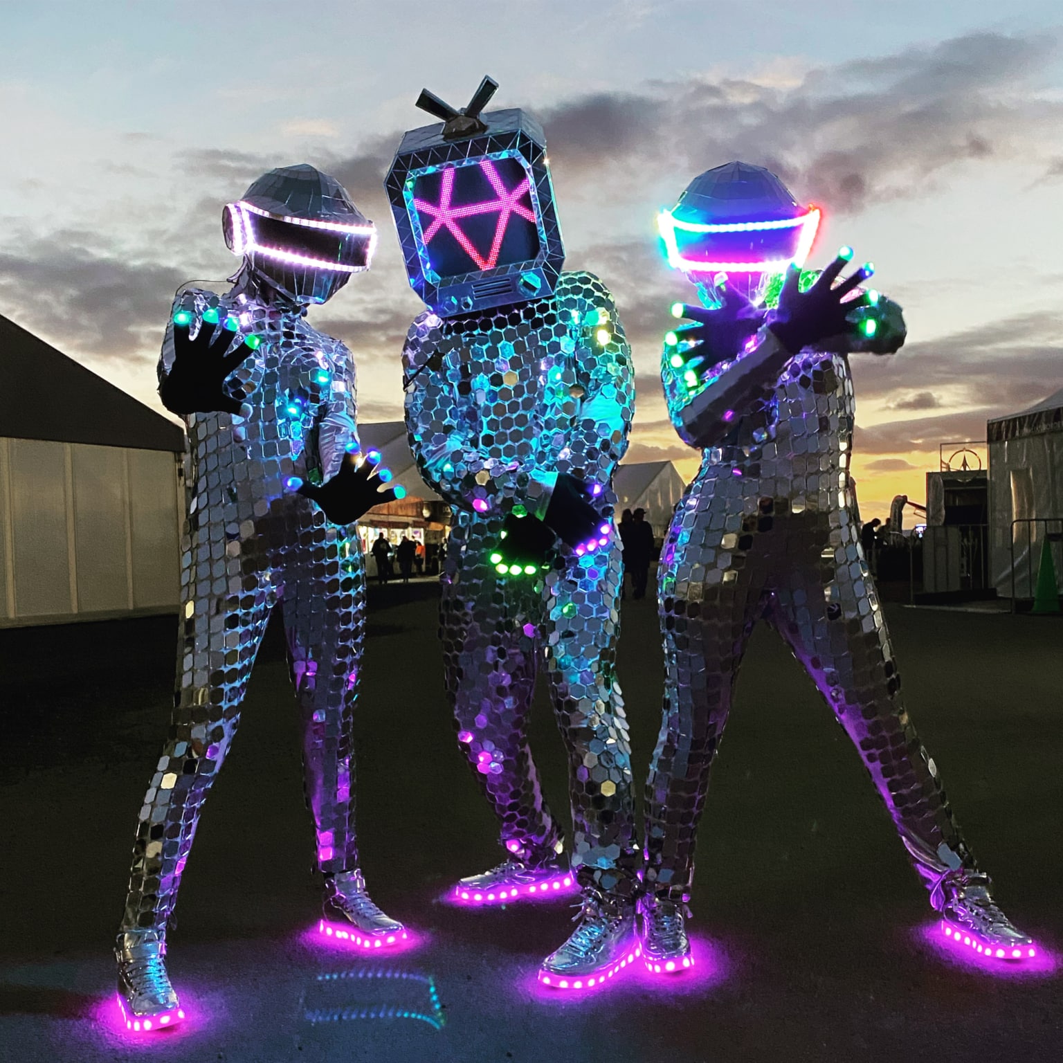 Roving Entertainment & Entertainers | Top Dog Entertainment